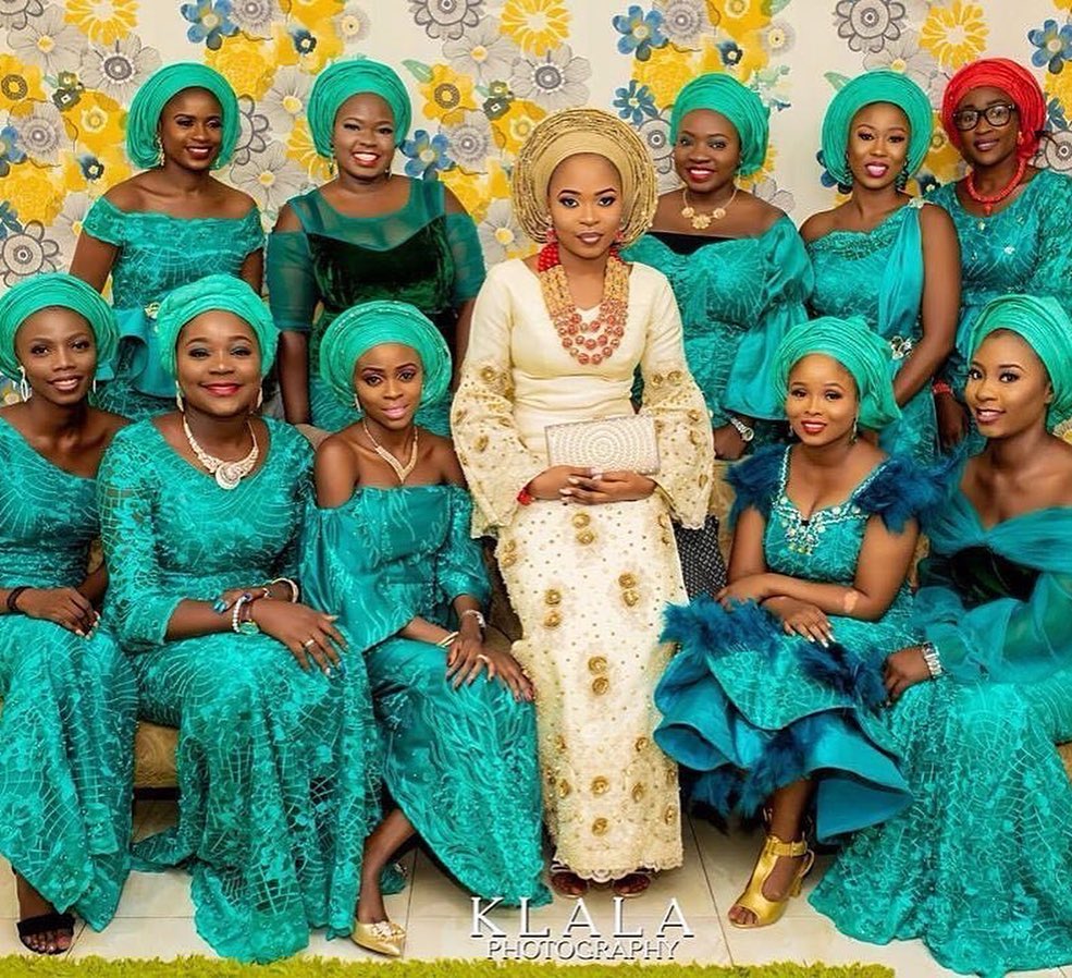 Asoebi in Nigerian traditional weddings - Reny styles