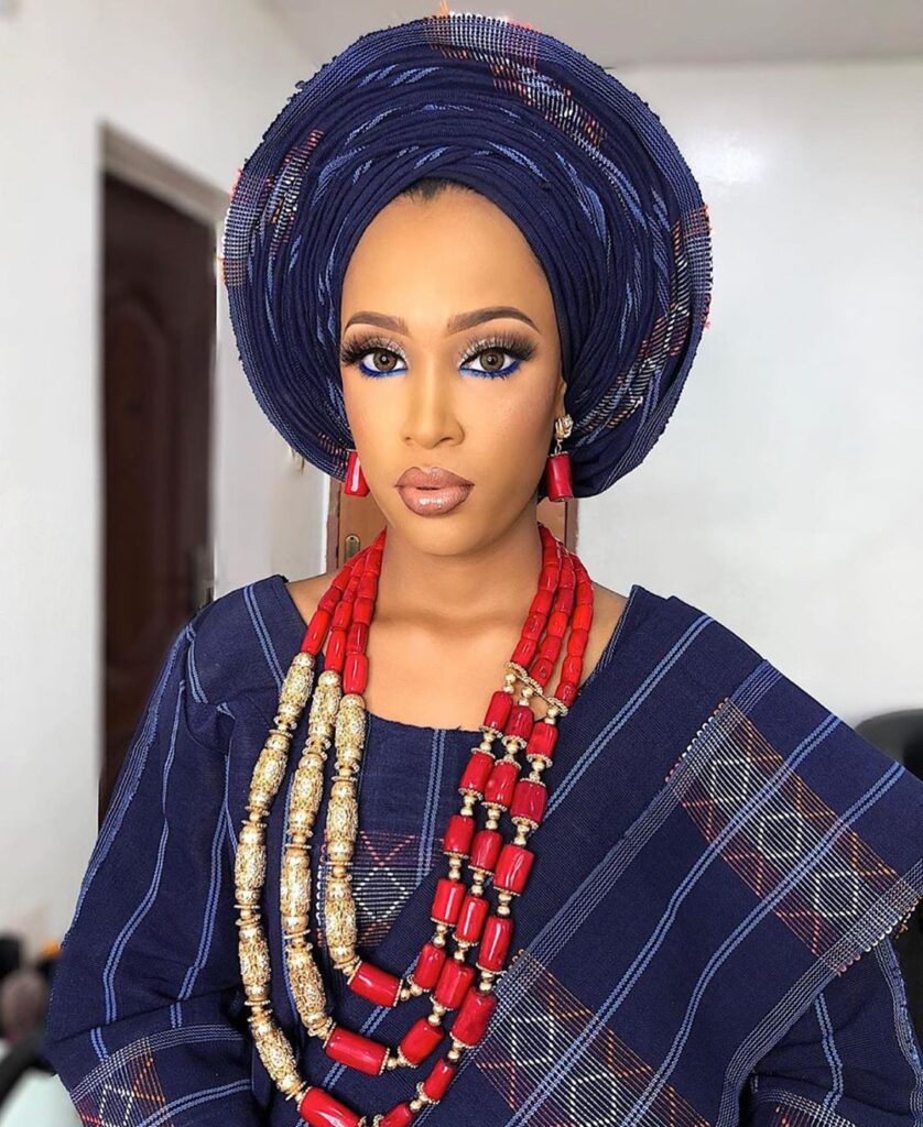 Stunning Asoebi Styles Collection to Slay this Weekend - Reny styles