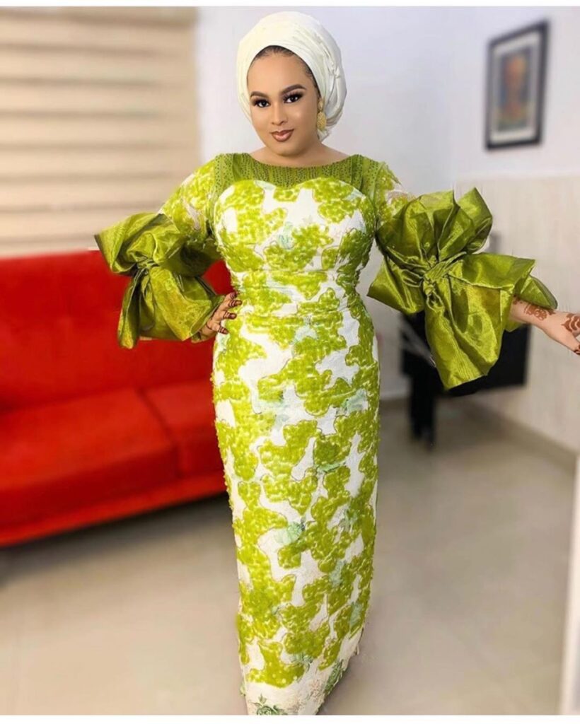 Simple And Lovely Guinea Styles En Vogue - Reny styles