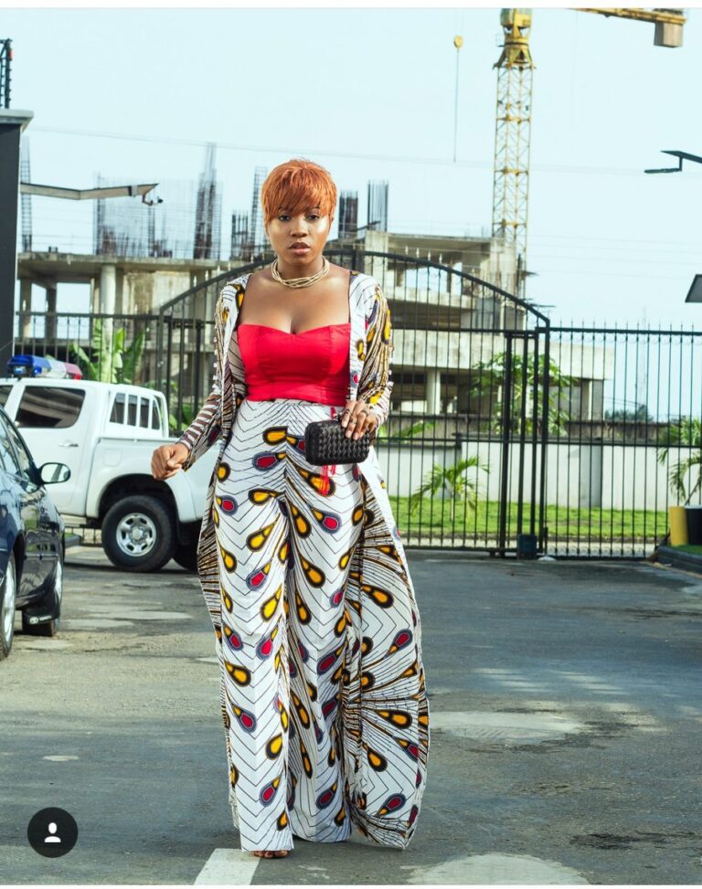 LOOK AT THESE CLASSIC LATEST ANKARA JACKET STYLES FOR LADIES - Reny styles