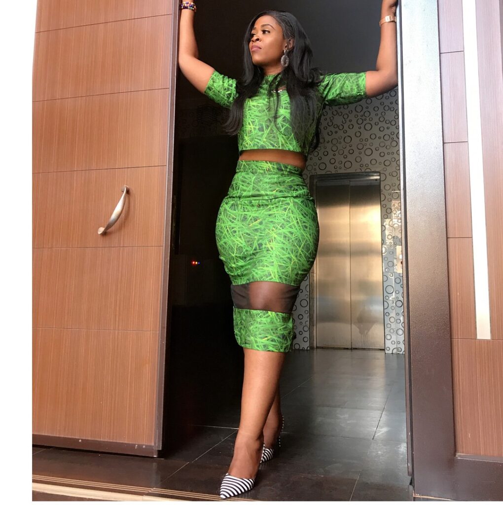 Latest Guinea Styles En Vogue Collection - Reny styles