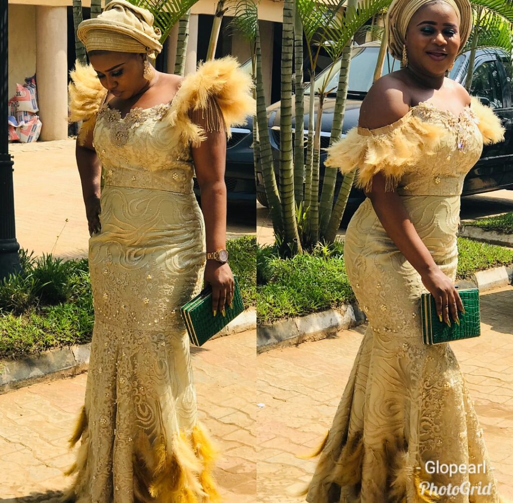 Latest Classy Madivas Asoebi Styles For Your Occasion - Reny styles